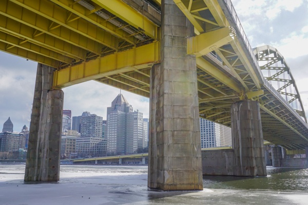 19 Photos of Pittsburgh's Frozen Rivers to Make You Freeze