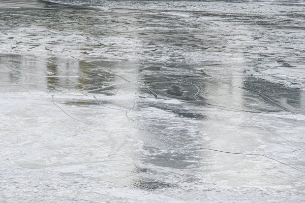 19 Photos of Pittsburgh's Frozen Rivers to Make You Freeze
