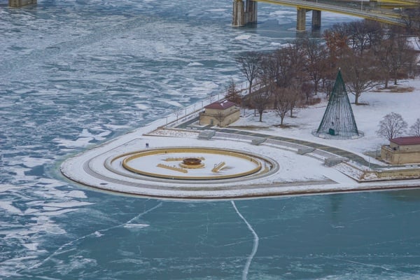 19 Photos of Pittsburgh's Frozen Rivers to Make You Freeze
