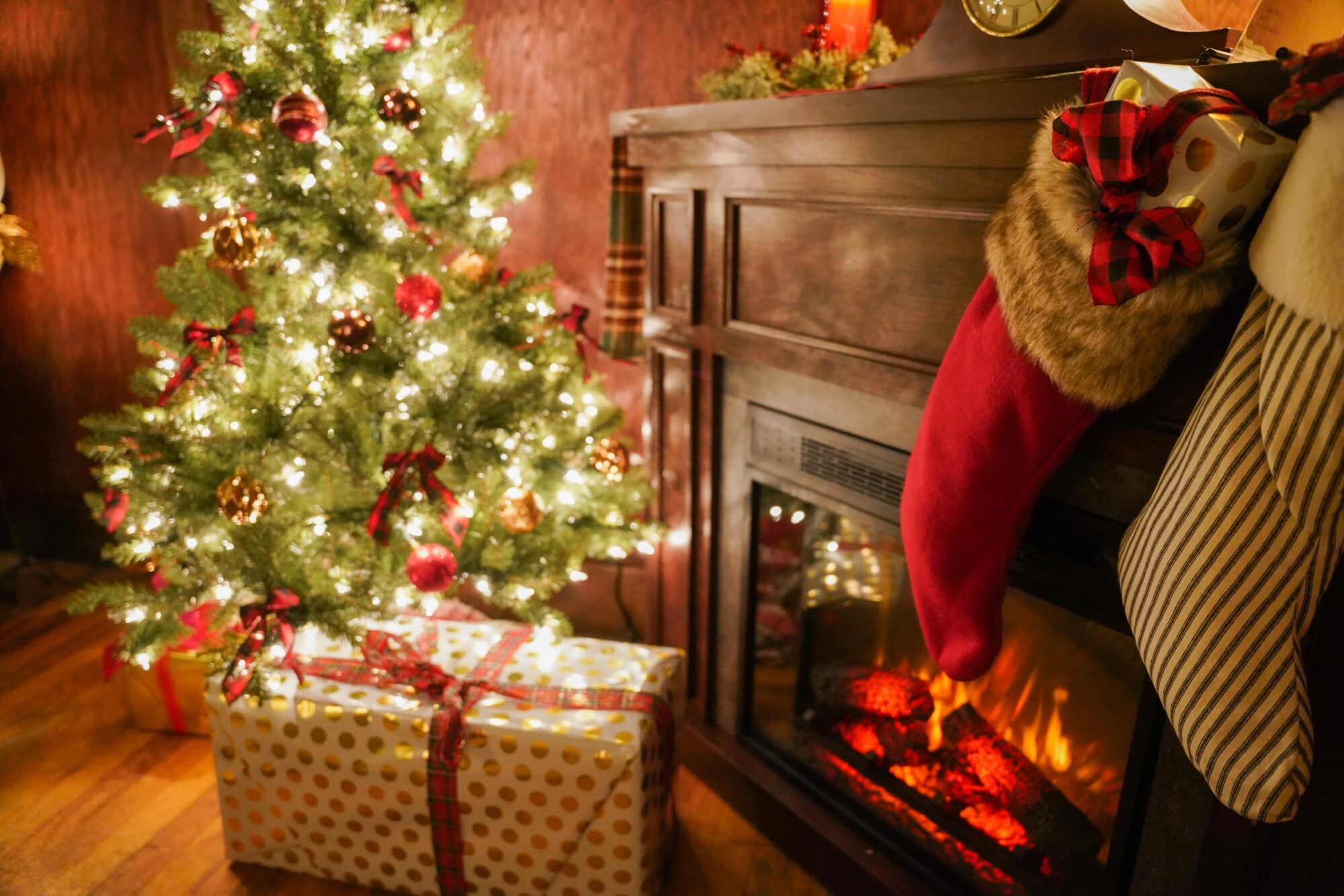 10 Christmas Bars in Pittsburgh to Visit During the Holidays