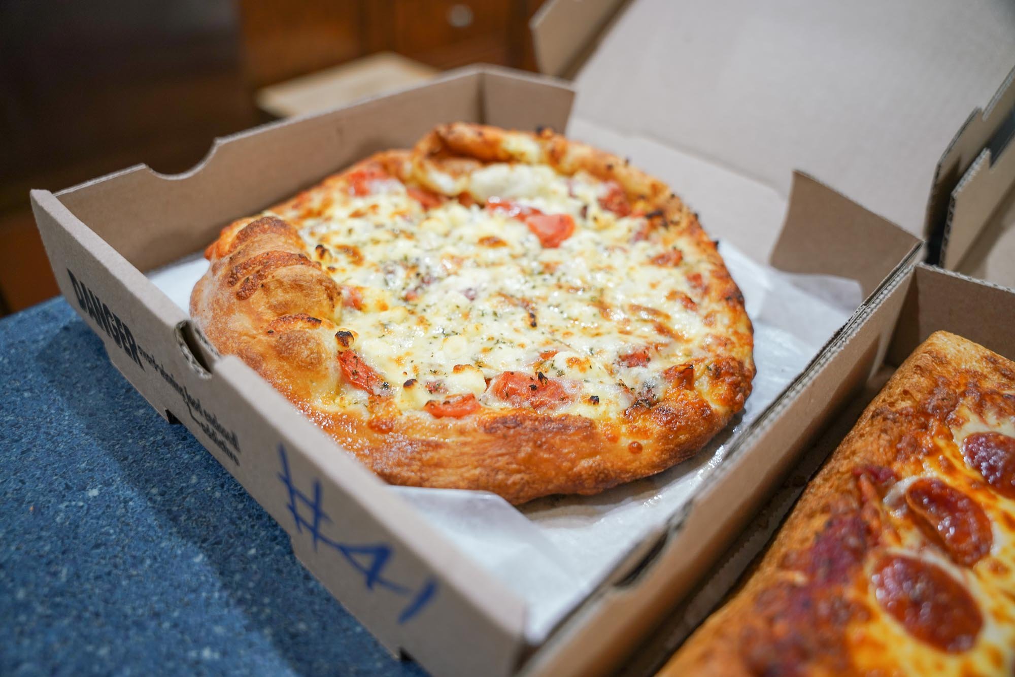 Mandy's Pizza Review - An Allergy Conscious Pizza Joint