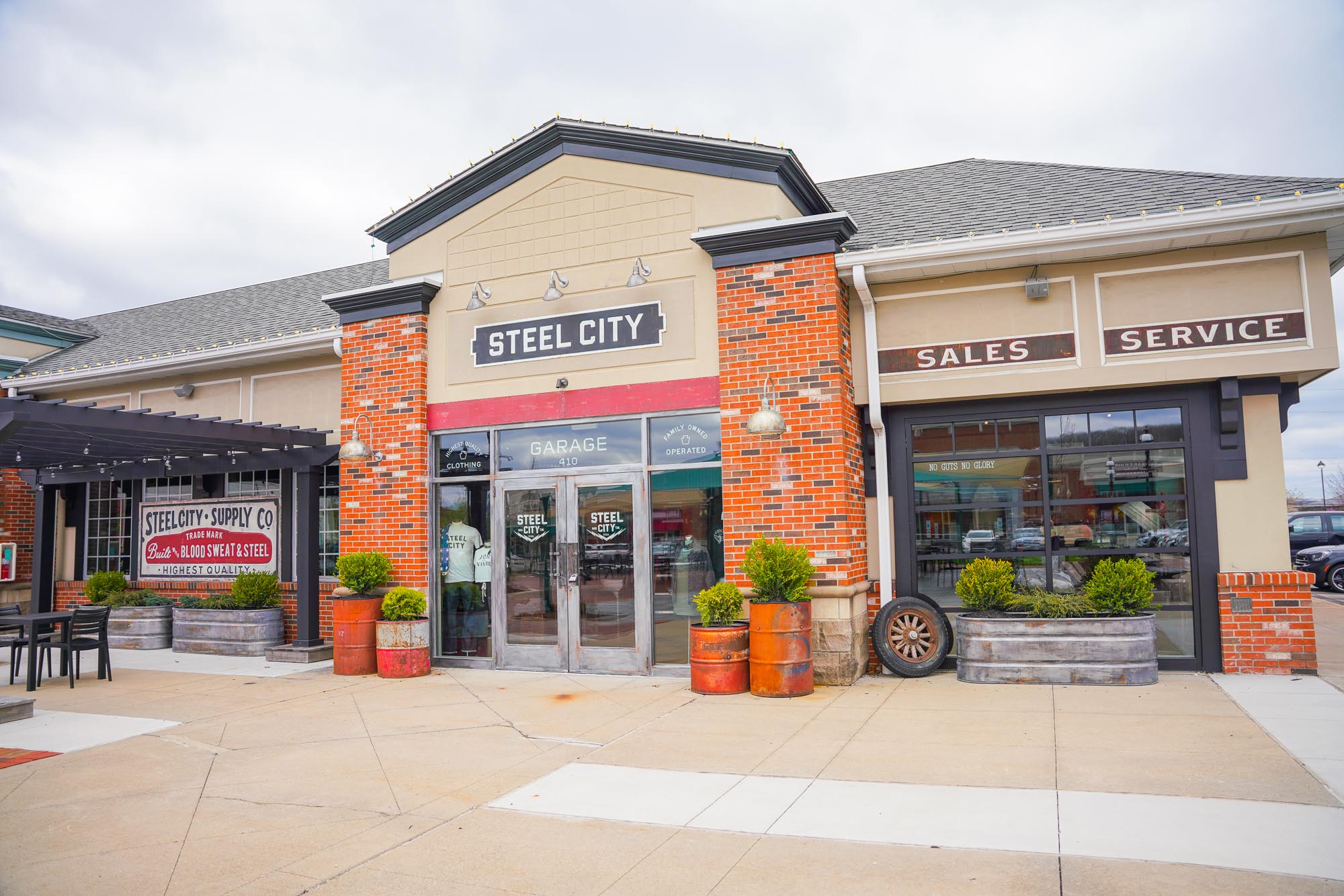 Steel City Garage Brings Epic Pittsburgh Gear to Cranberry