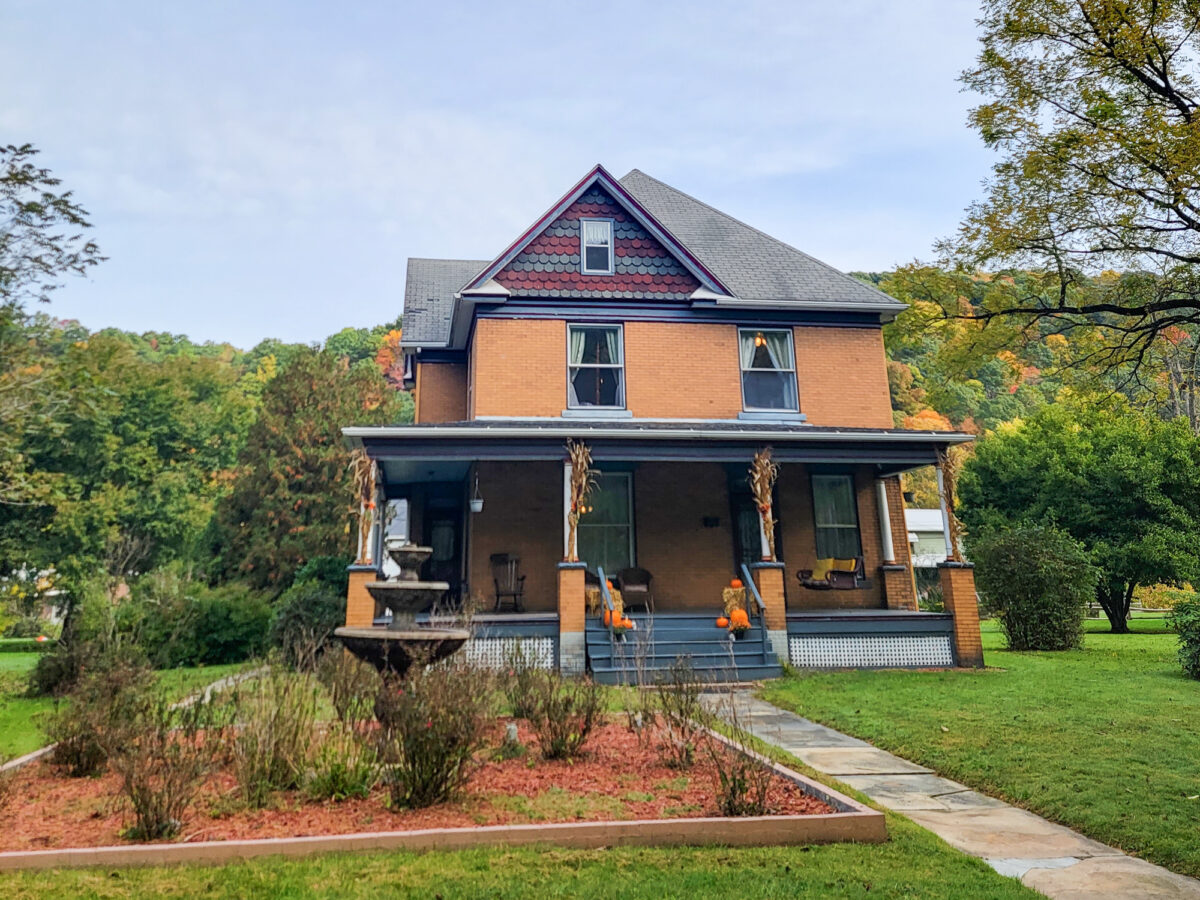 10 of the Coolest Pittsburgh Houses You Can Visit