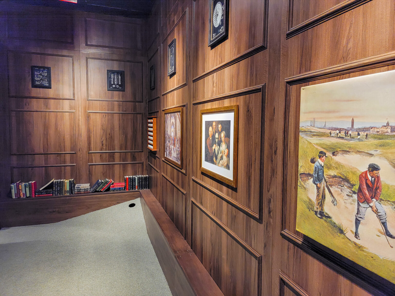 Puttery Combines Mini Golf with Libations in the Strip