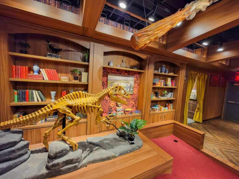 Puttery Combines Mini Golf with Libations in the Strip