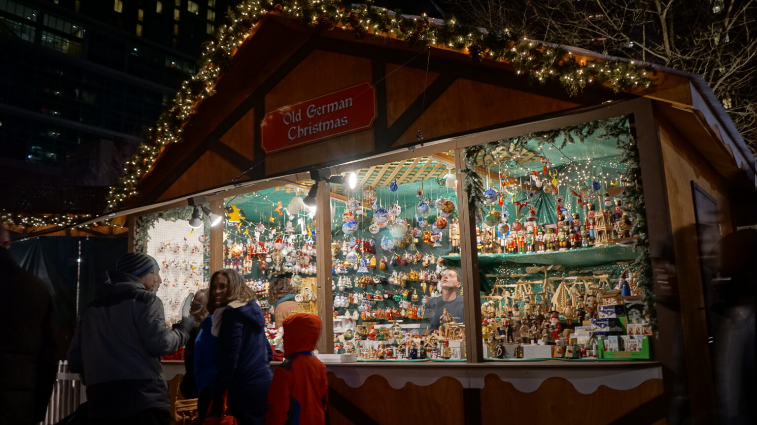 10 Reasons to Visit Pittsburgh in December - Holiday Time