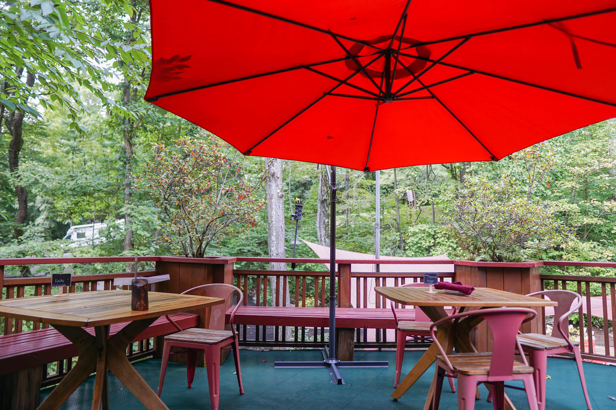 10 Great Places to Drink and Eat Outdoors Near Pittsburgh